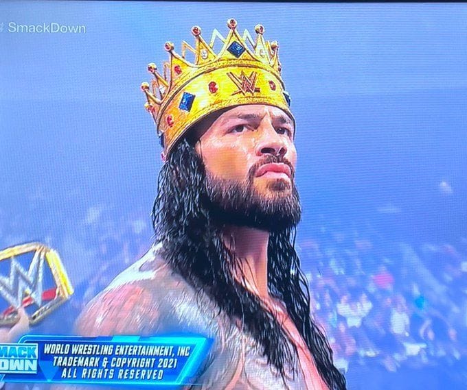 "The king still reigns"- WWE legend acknowledges Roman Reigns after his ...