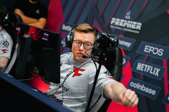 FaZe Clan vs Ninjas in Pyjamas at CS:GO BLAST Premier Fall Finals 2022 ...