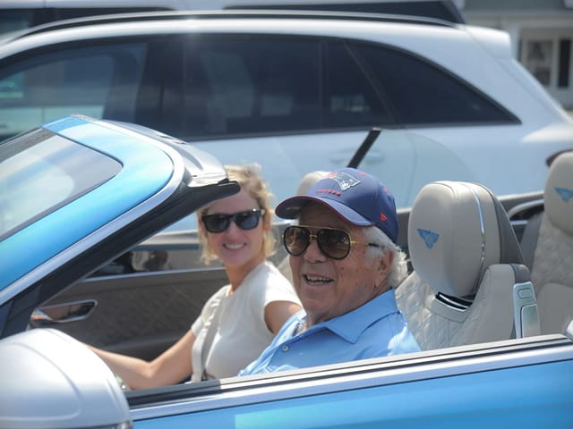 All about Robert Kraft's Net Worth, Salary, Cars and More.