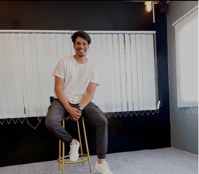 How much is Anshu Bisht's Net Worth as of 2022?