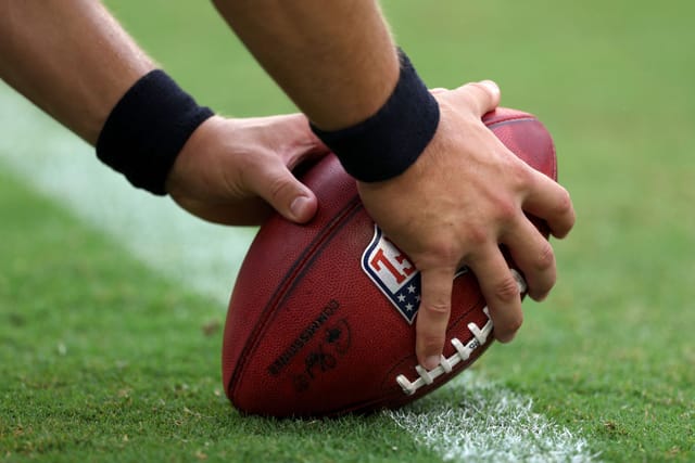 How much does a long snapper make in the NFL?