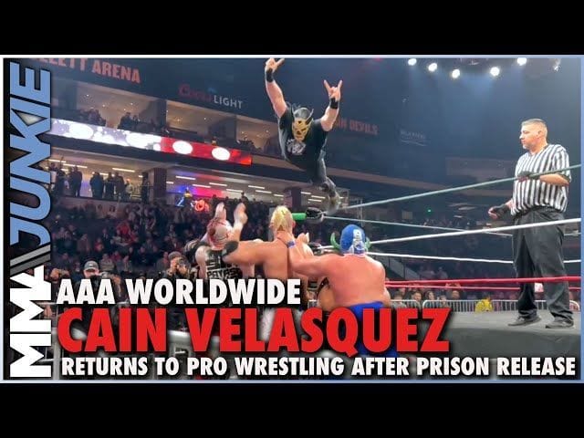 WATCH: Cain Velasquez lands powerbomb to score the pin for first ...