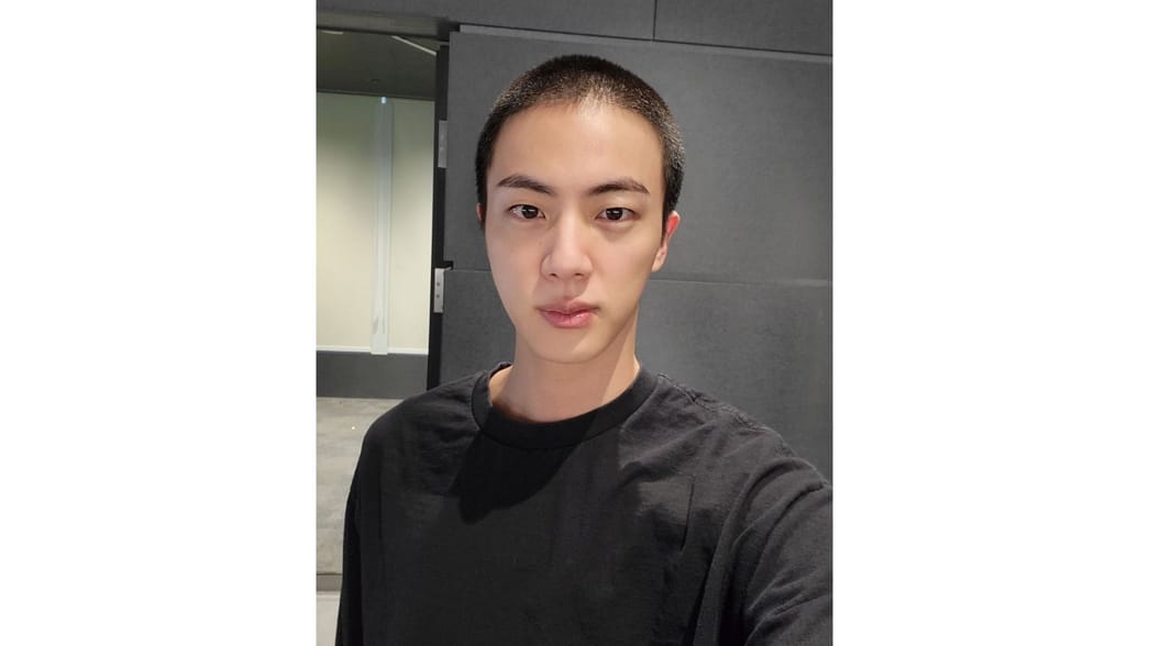 10+ K-pop idols who rocked the military buzz cut: BTS' Jin, EXO's Suho ...