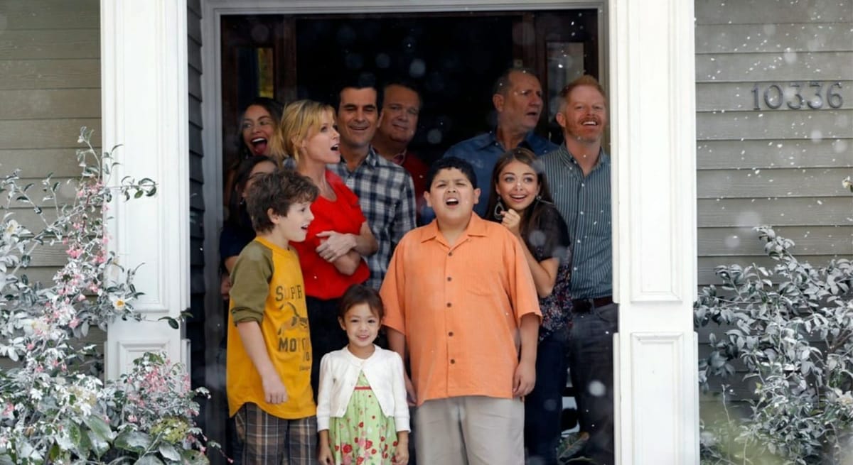Who plays Haley Dunphy on Modern Family?