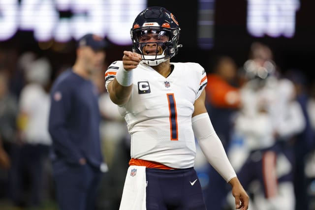 Justin Fields injury update: Will Bears QB start against Eagles?