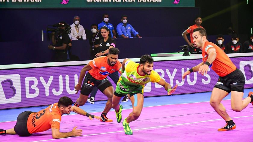 4 teams which finished 1st on the Pro Kabaddi points table and won PKL trophy in same season