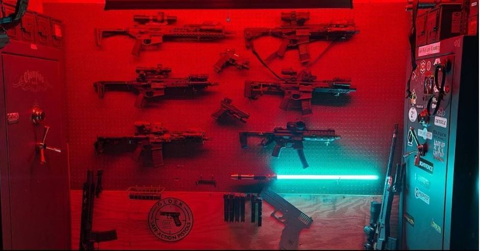 How much is CaRtOoNz Net Worth as of 2024?