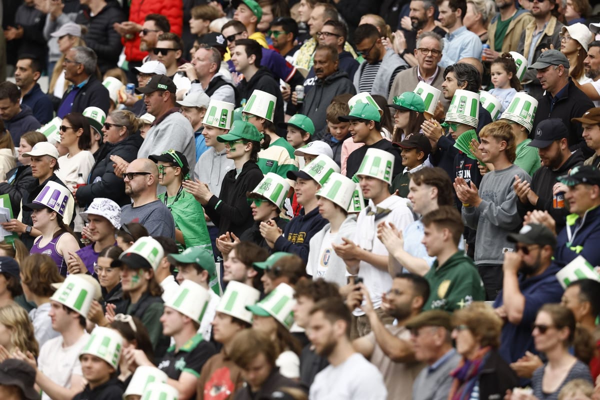 Watch: MCG crowd pays tribute to Shane Warne after 23 balls during ...