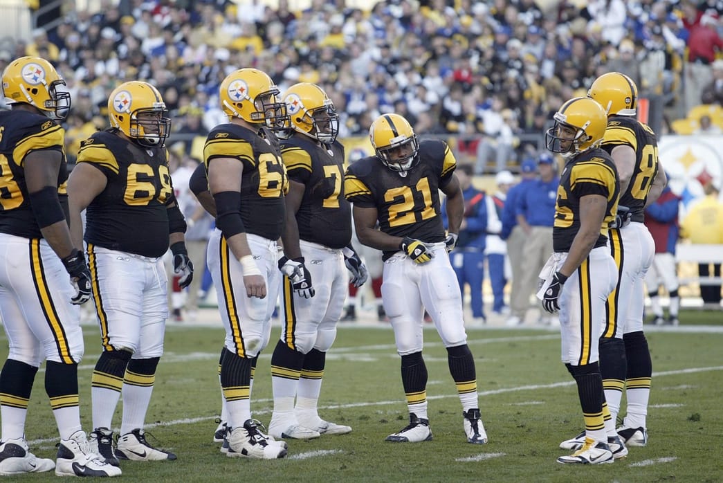 How much does a long snapper make in the NFL?