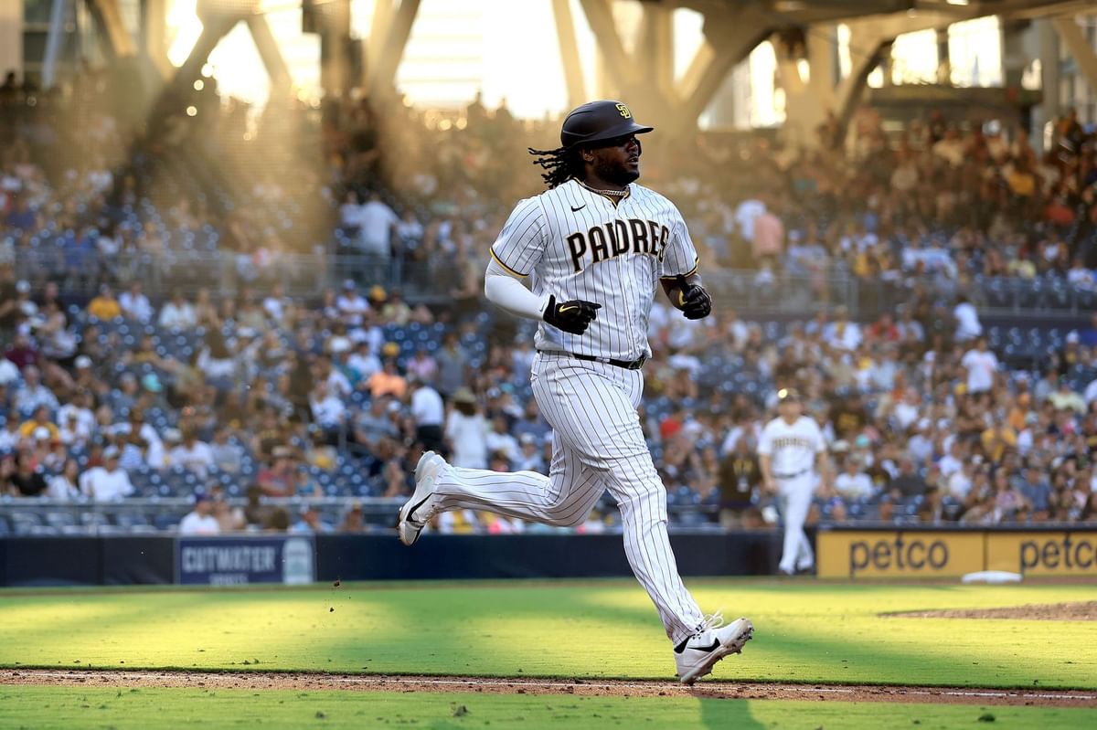 Cleveland Guardians fans ecstatic as team signs Josh Bell to a two-year ...