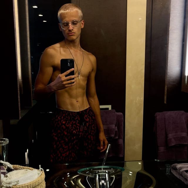 Mark Thomas's Profile, Net Worth, Age, Height, Relationships, FAQs