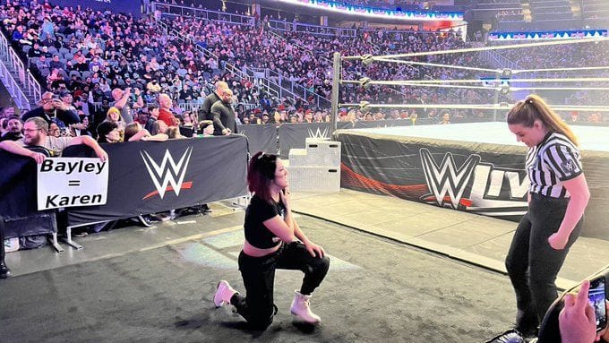 [Photo] WWE fan trolls Bayley with a hilarious sign at live event
