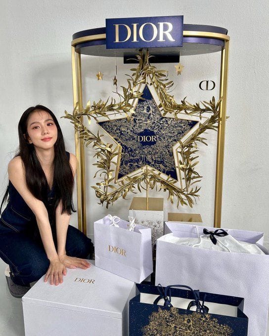 "Jisoo got a heart tattoo" - BLACKPINK fans celebrate the singer ...