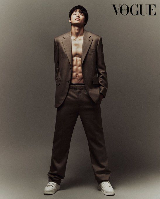 "Calm down, babe": Viral footballer Cho Gue-sung's full Vogue ...