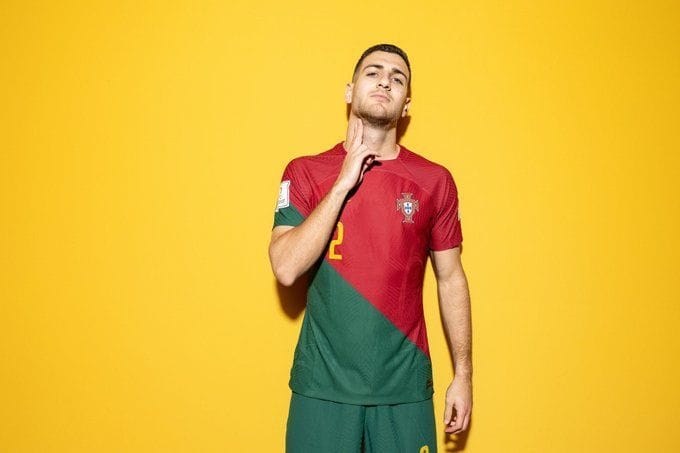 Twitter explodes as South Korea feed off Cristiano Ronaldo error to ...