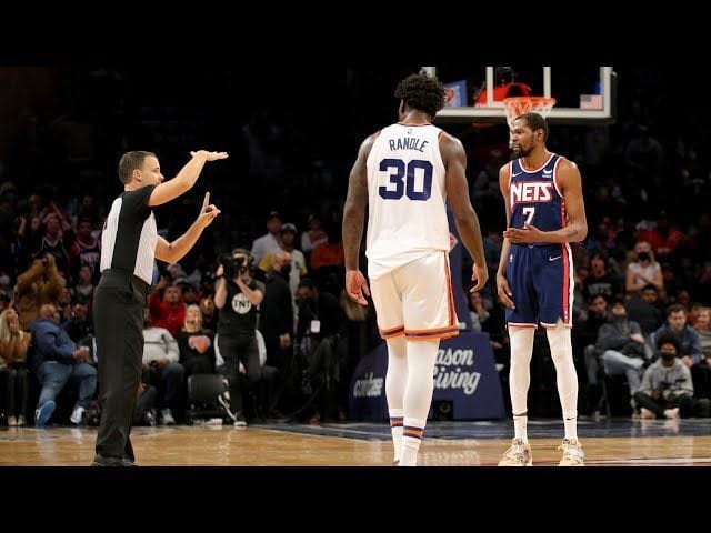 How much are female referees paid in the NBA?
