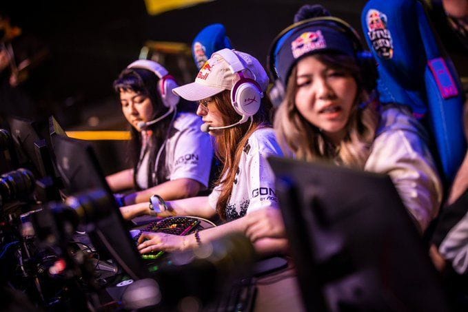 "Crazy how young people can be so good at the game": G2 Gozen's Glance ...
