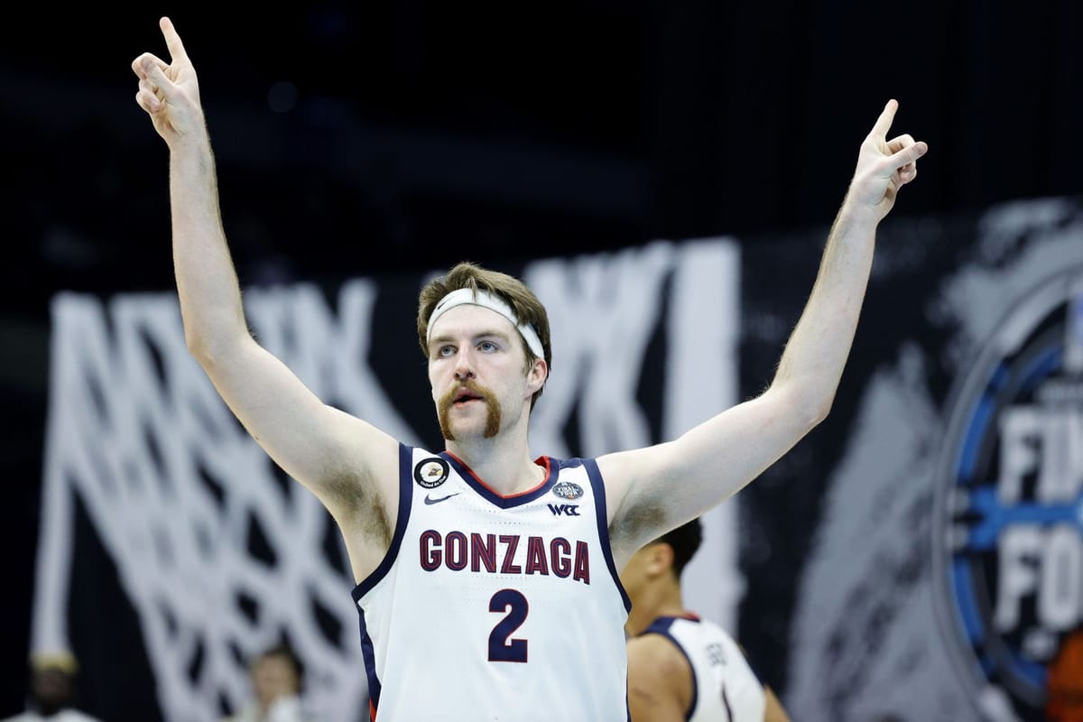 Who is Drew Timme? The 6’10” Gonzaga Bulldog star who has returned to ...