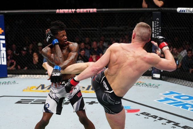 Who won the UFC fight last night (December 3, 2022)?