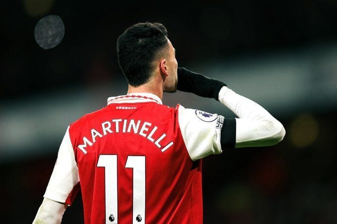 Arsenal superstar shares adorable image as he meets Arsene Wenger for ...