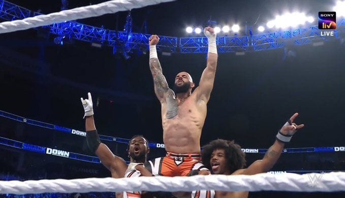Champion's team suffers upset defeat on WWE SmackDown against Ricochet