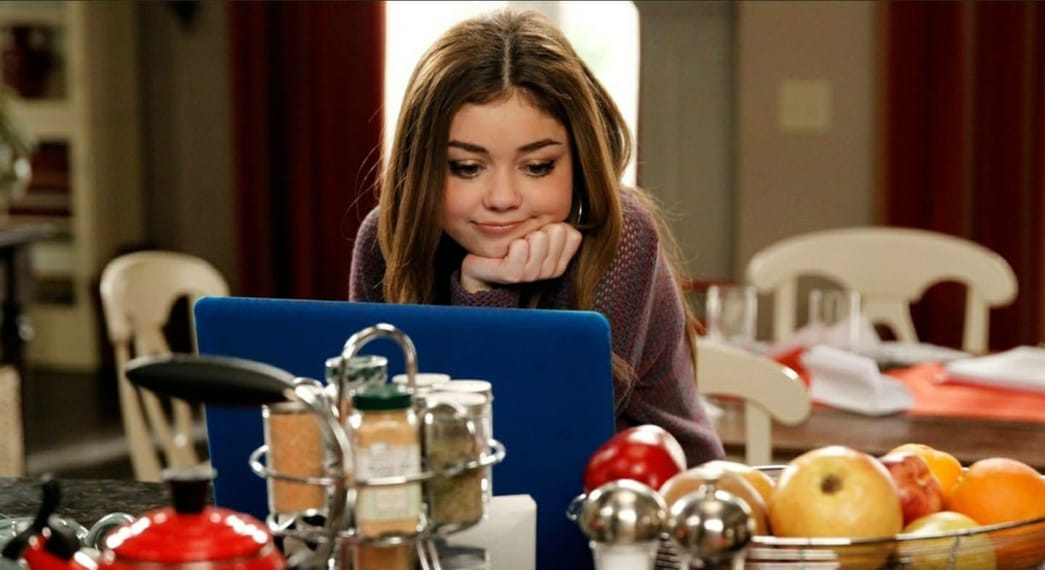 Who plays Haley Dunphy on Modern Family?