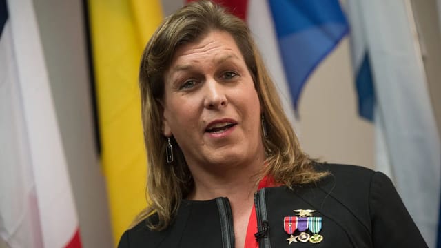 Who is Chris Beck? Detransition explained as retired Navy SEAL makes ...