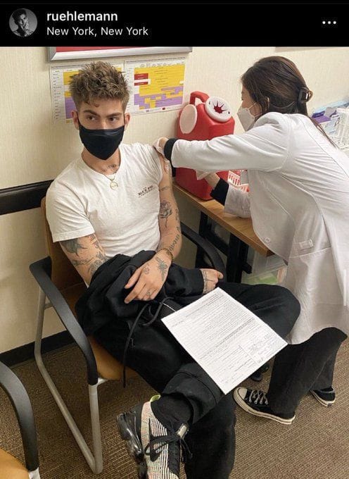 Jeremy Ruehlemann vaccine speculation fears trend on Twitter as picture ...