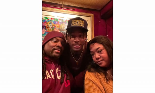 Who are Tee Higgins' parents, Eric Higgins and Lady Stewart?