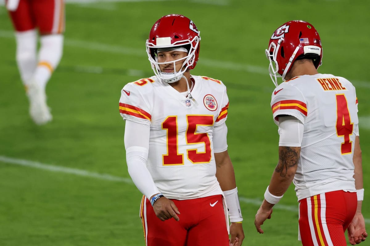 Patrick Mahomes jumps on Chiefs backup QB Chad Henne hype train after ...