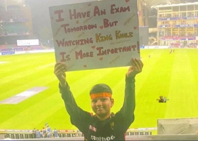 "Not getting married until RCB wins IPL" - 5 craziest fan posters ...