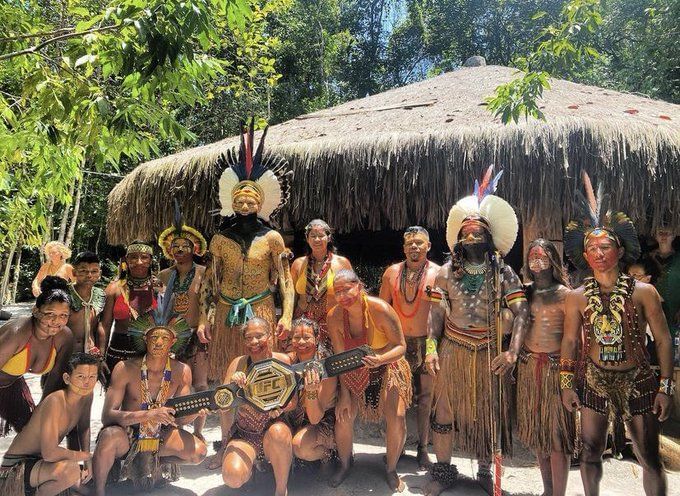 PHOTOS: Alex Pereira brings middleweight title back to his Pataxó tribe ...