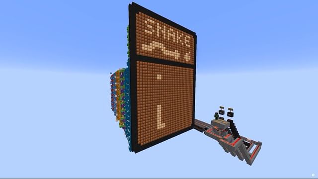 Minecraft player creates snake game using redstone blocks