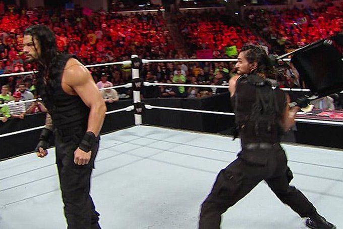 "Just stop turning your back Roman" - Twitter compares Seth Rollins ...