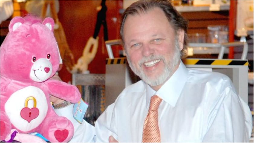 How many Dave and Busters are there? All about the founders as James ...