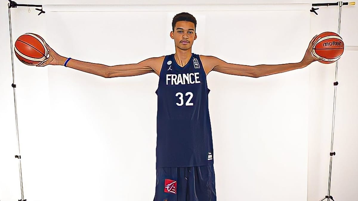 Fans in awe as Victor Wembanyama palmed a basketball with just 2 ...