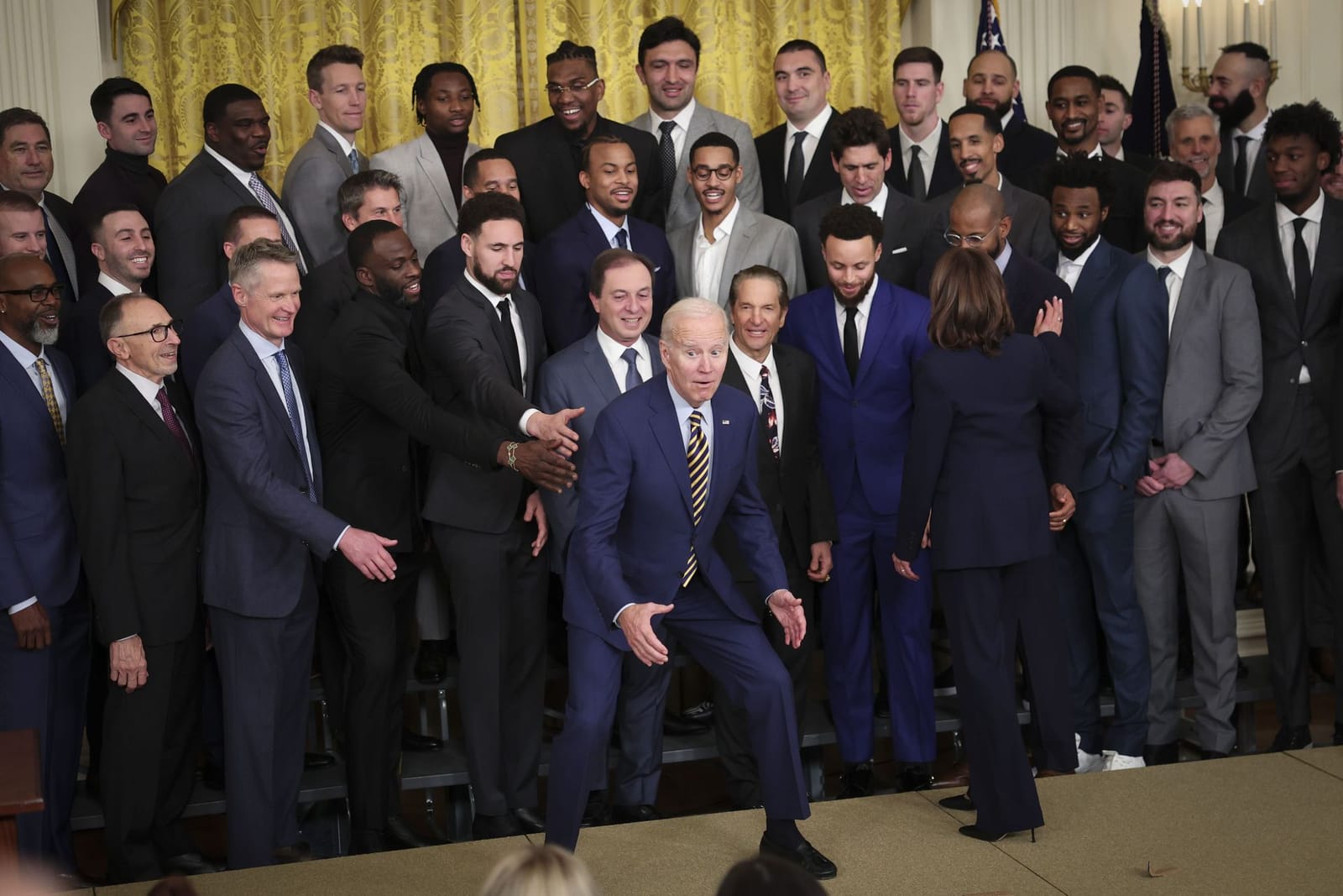 Top 5 moments from NBA champions visiting the White House over the years
