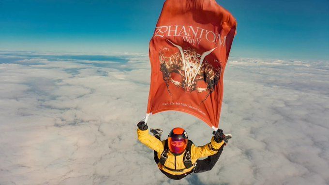 “Raised the standard” – WayV’s KUN impresses fans by skydiving for the ...