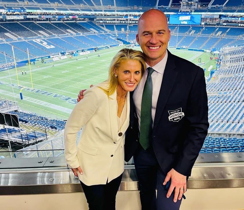 Who is Matt Hasselbeck's wife Sarah Egnaczyk?