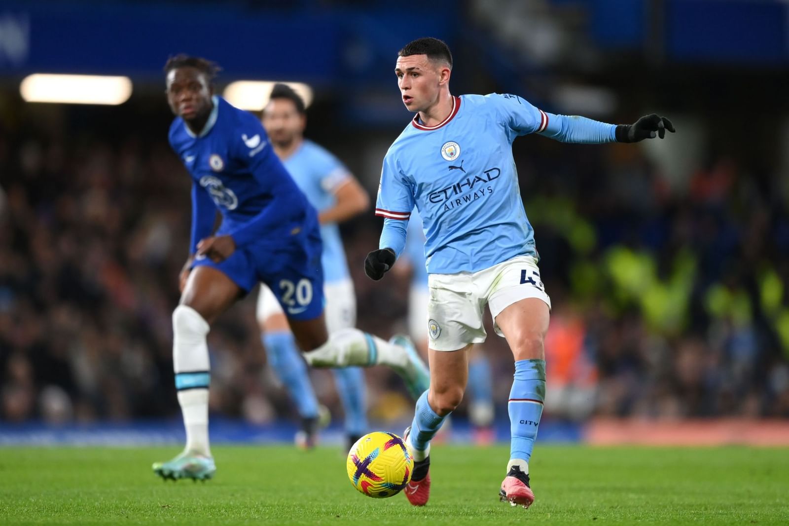 5 footballers with a similar playing style to Lionel Messi