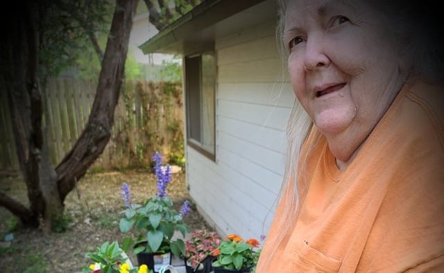 Did Asmongold's mom pass away?