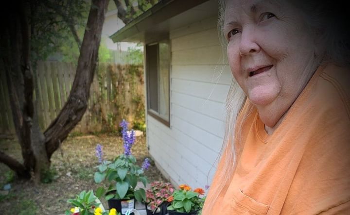 Did Asmongold's mom pass away?