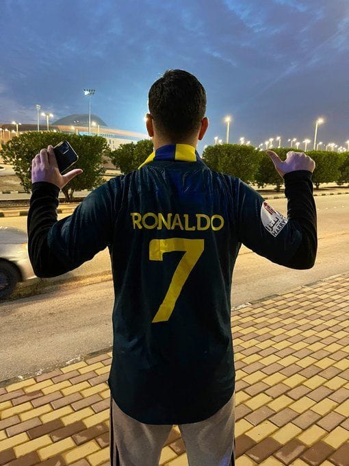 Manchester United slash prices on Cristiano Ronaldo merchandise after ...