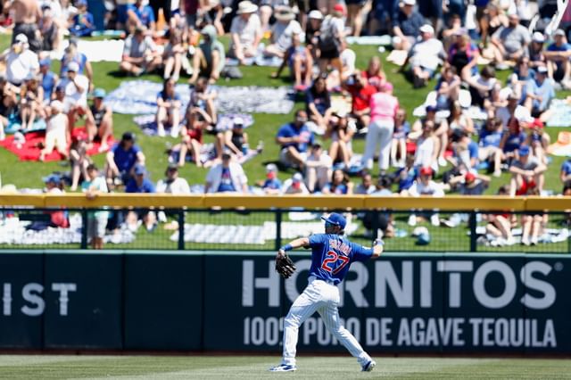 When do Catchers and Pitchers report for 2023 MLB Spring Training?