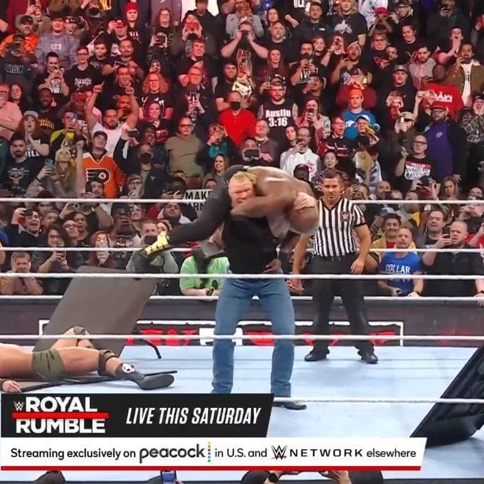 WWE Superstars: RAW 30: 5 moments from WWE's enormous show that stole ...