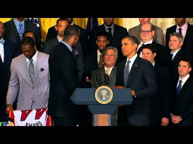 Top 5 moments from NBA champions visiting the White House over the years