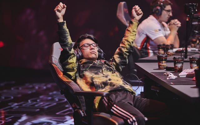 How to get zekken's crosshair code in Valorant (2023)