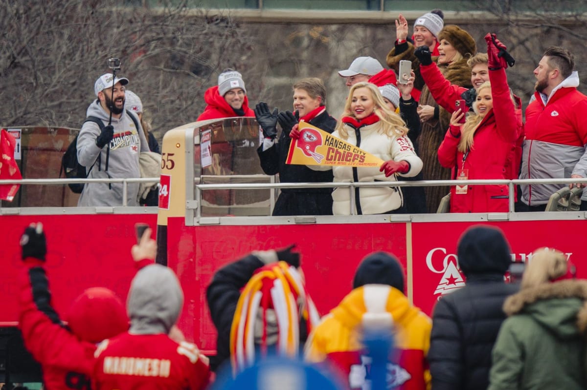 Who is KC Chiefs owner Clark Hunt's wife? More about Tavia Shackles