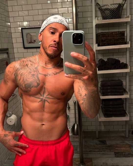 Lewis Hamilton breaks the internet with his shirtless picture