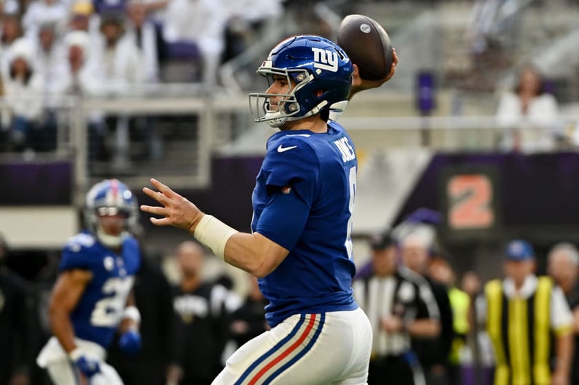 What is Daniel Jones' contract with New York Giants?